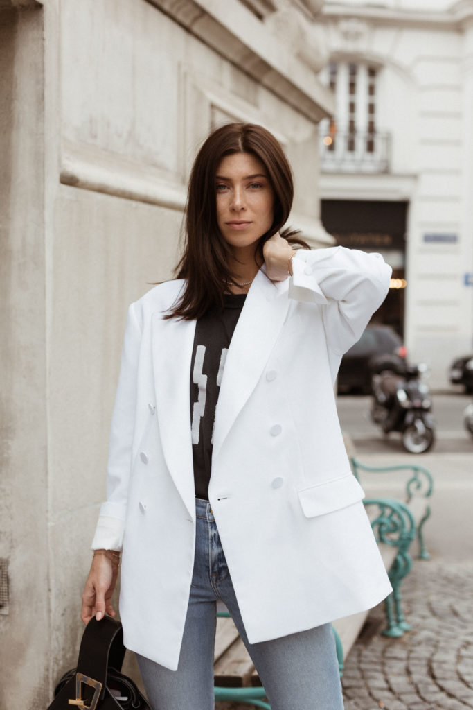 Versatile White Blazer: Styling Tipps - Bikinis & Passports